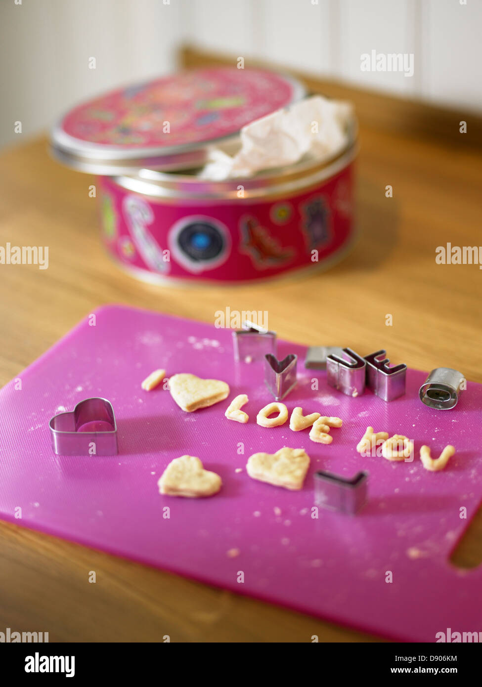 Baking tins hi-res stock photography and images - Alamy