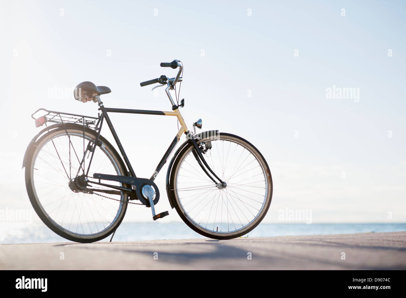 Bicycle sea hi-res stock photography and images - Alamy