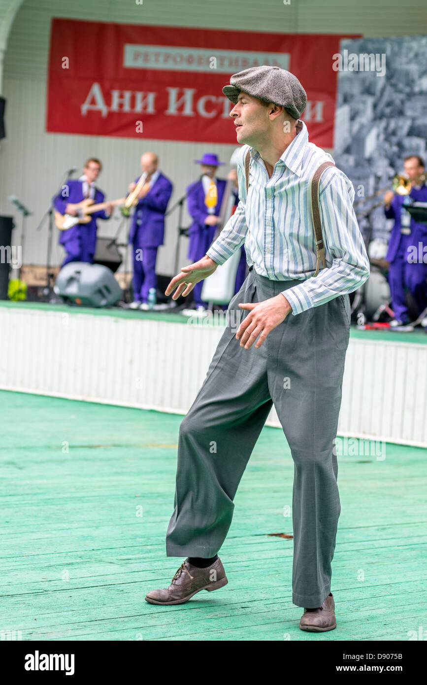 Russian dance moscow hi-res stock photography and images - Alamy