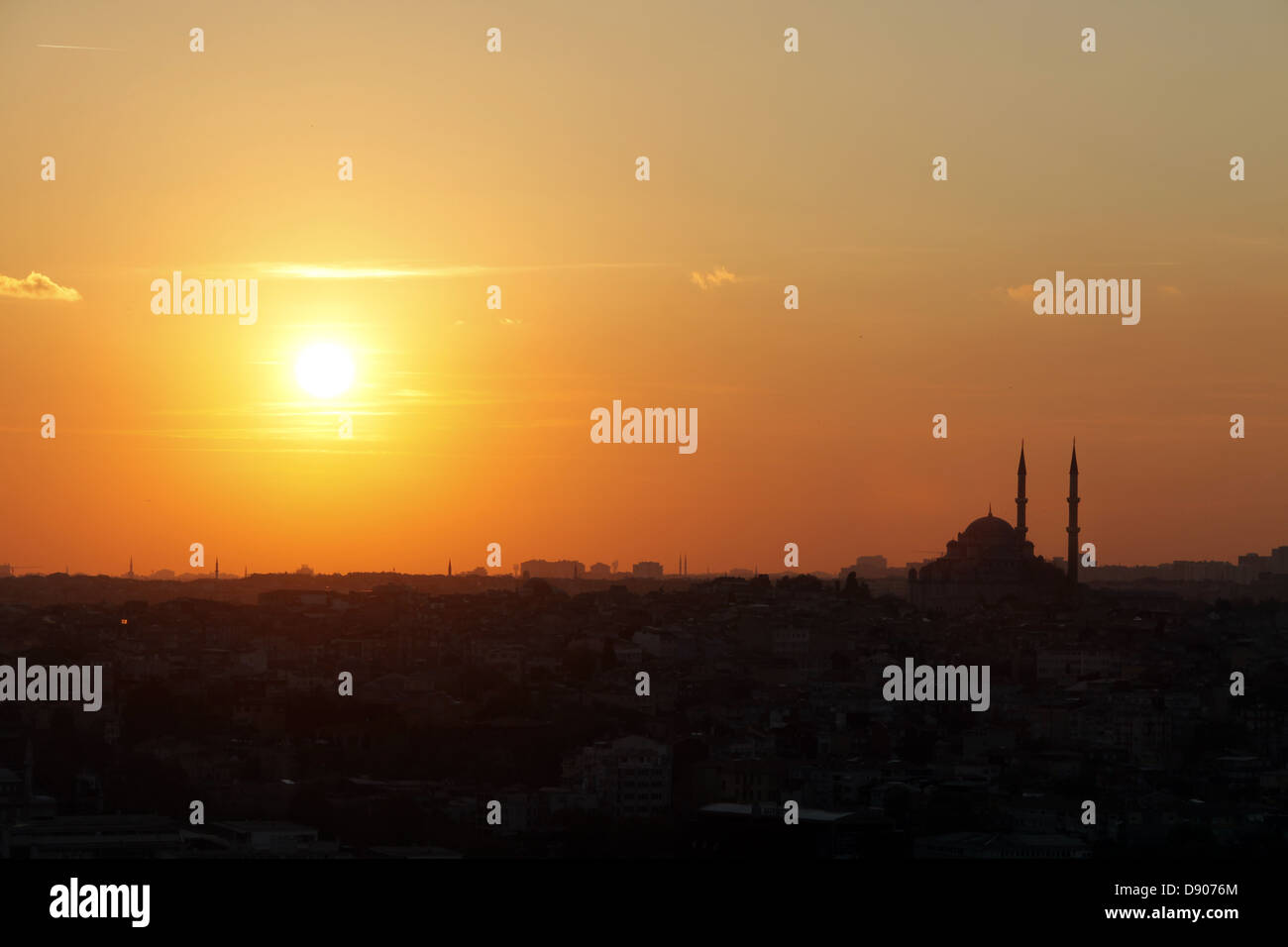 Skyline sunset mosque istanbul hi-res stock photography and images - Alamy