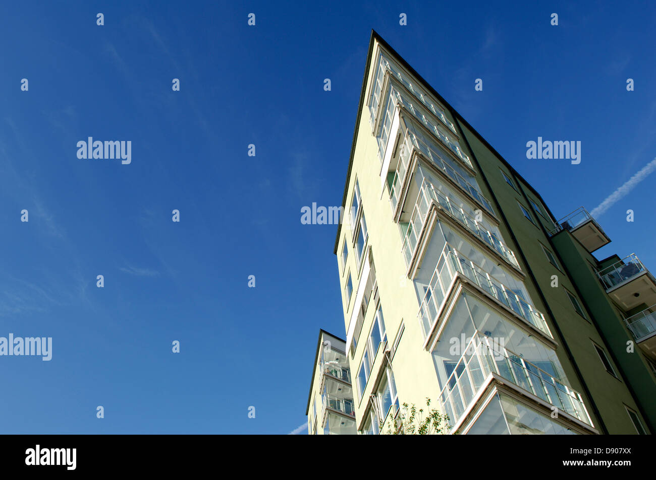 Appartement block hi-res stock photography and images - Alamy
