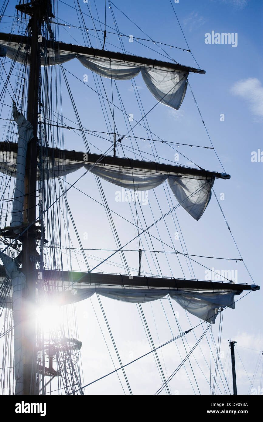 Full rigged ship hi-res stock photography and images - Alamy