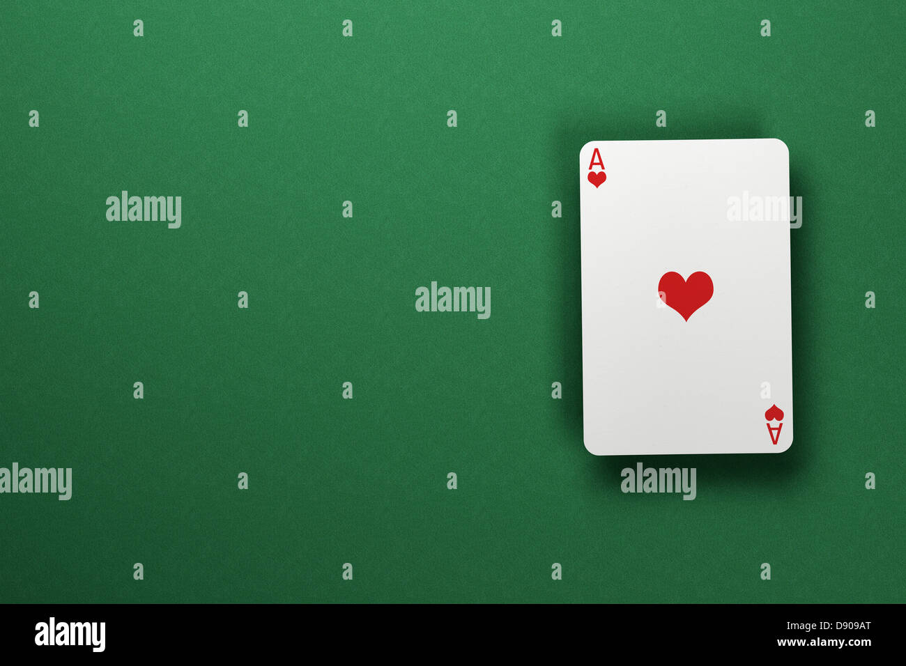 Hearts poker card hi-res stock photography and images - Alamy