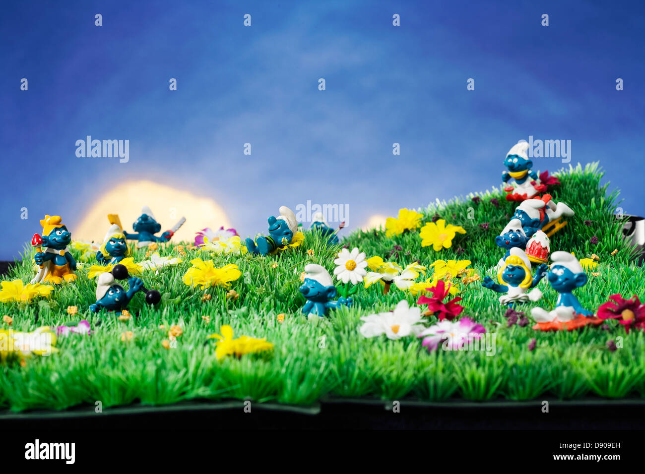 Smurfs cartoon hi-res stock photography and images - Alamy