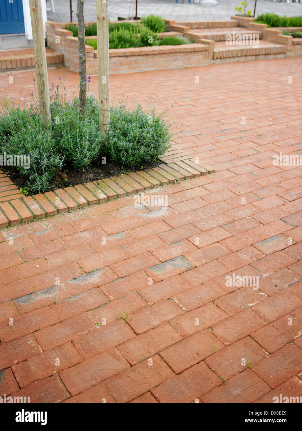 Paved garden hi-res stock photography and images - Alamy