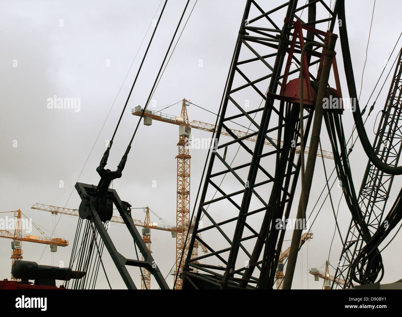 Building cranes in Moscow, Russia Stock Photo - Alamy
