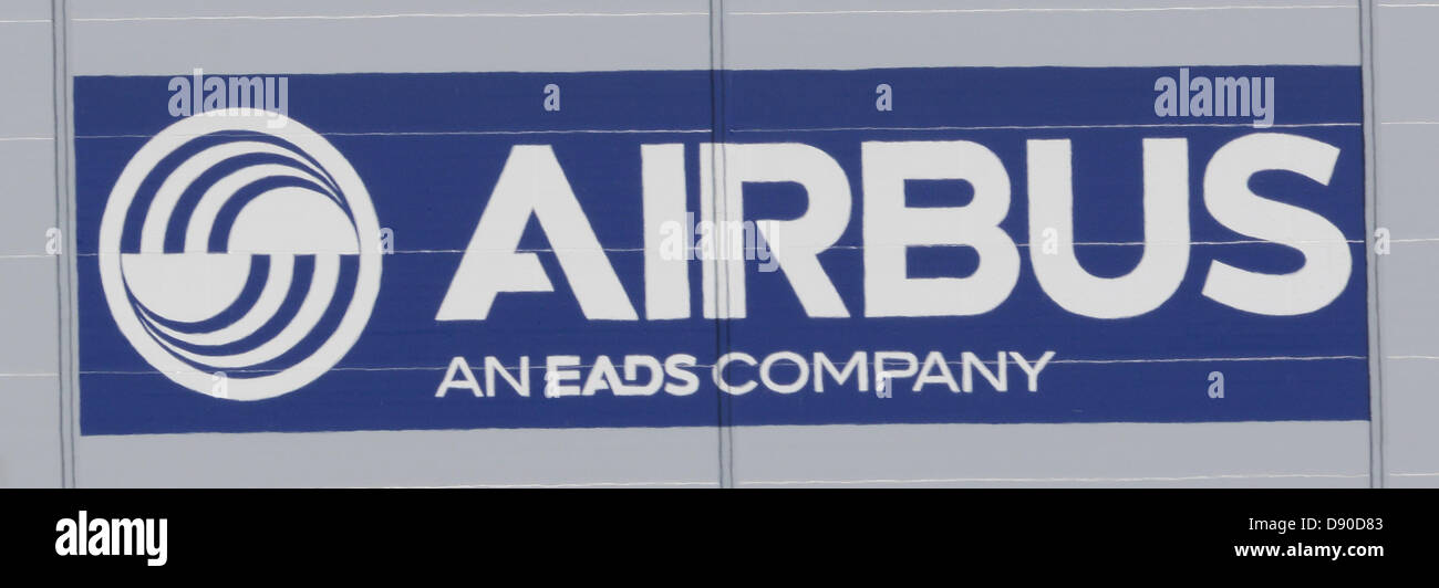 Airbus logo hi-res stock photography and images - Alamy