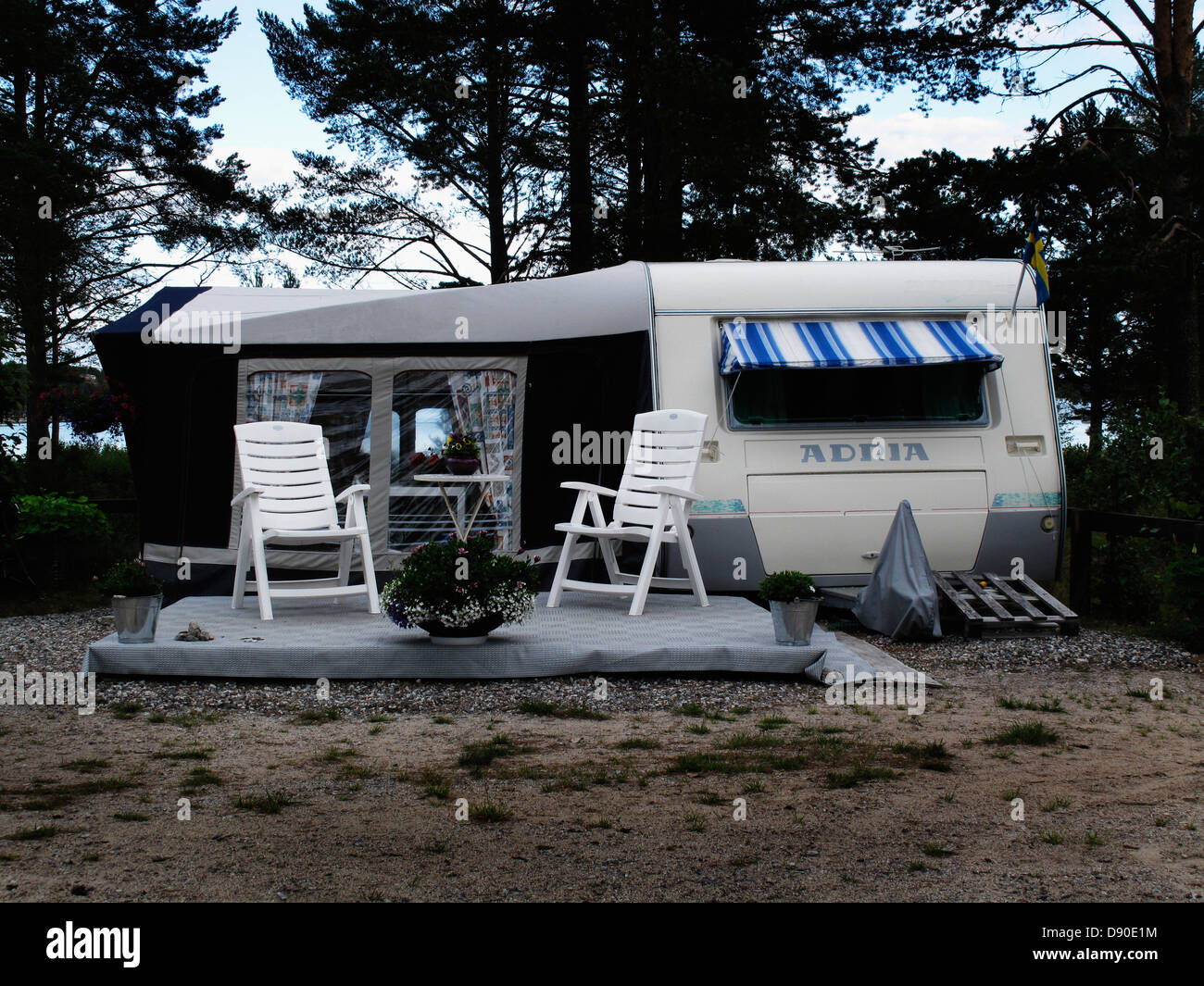 Caravan on the beach hi-res stock photography and images - Alamy