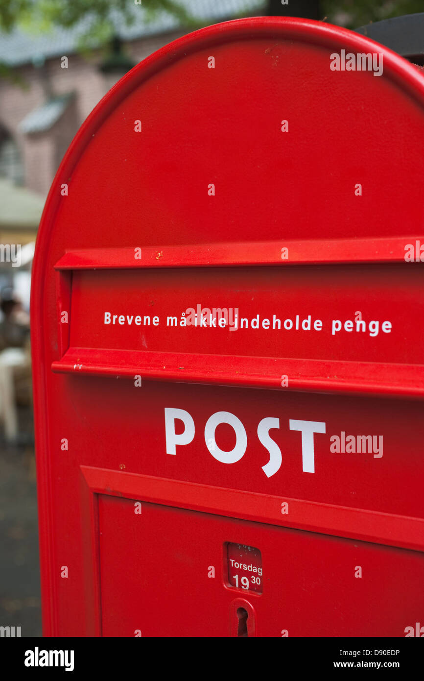 Red letter box hi-res stock photography and images - Alamy