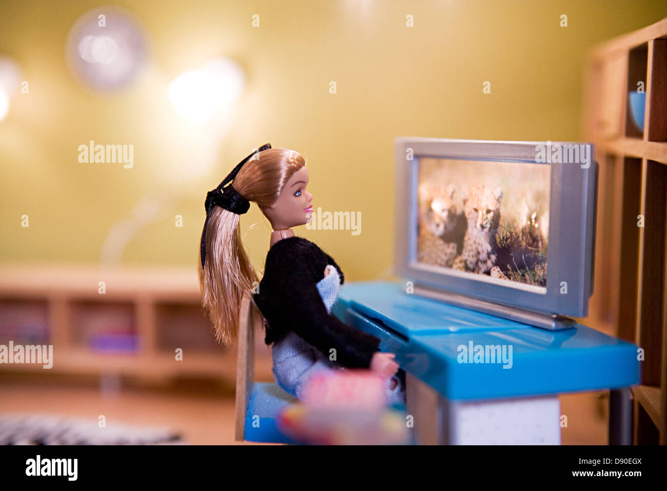 Dollhouse barbie hi-res stock photography and images - Alamy