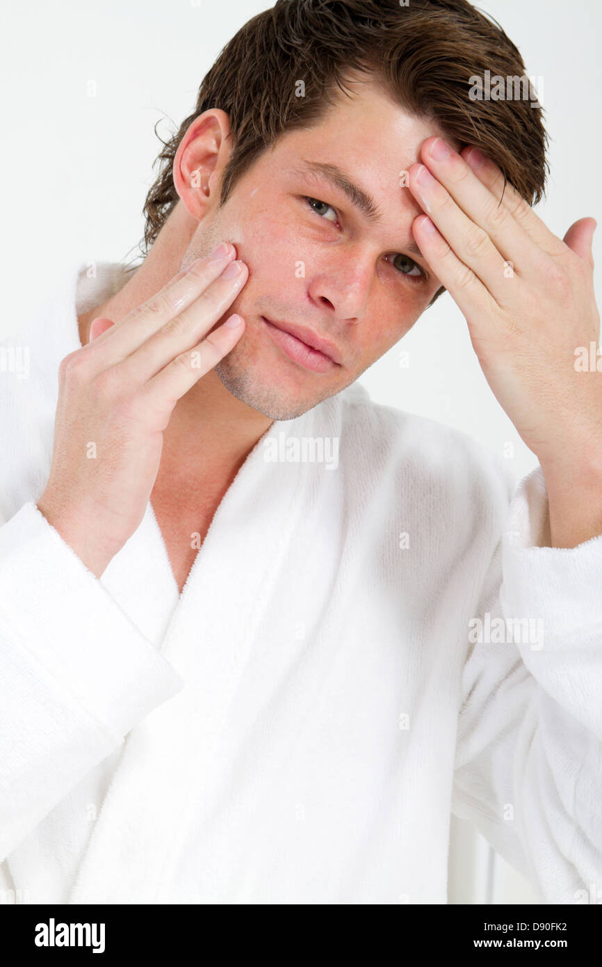 After shave lotion hi-res stock photography and images - Alamy