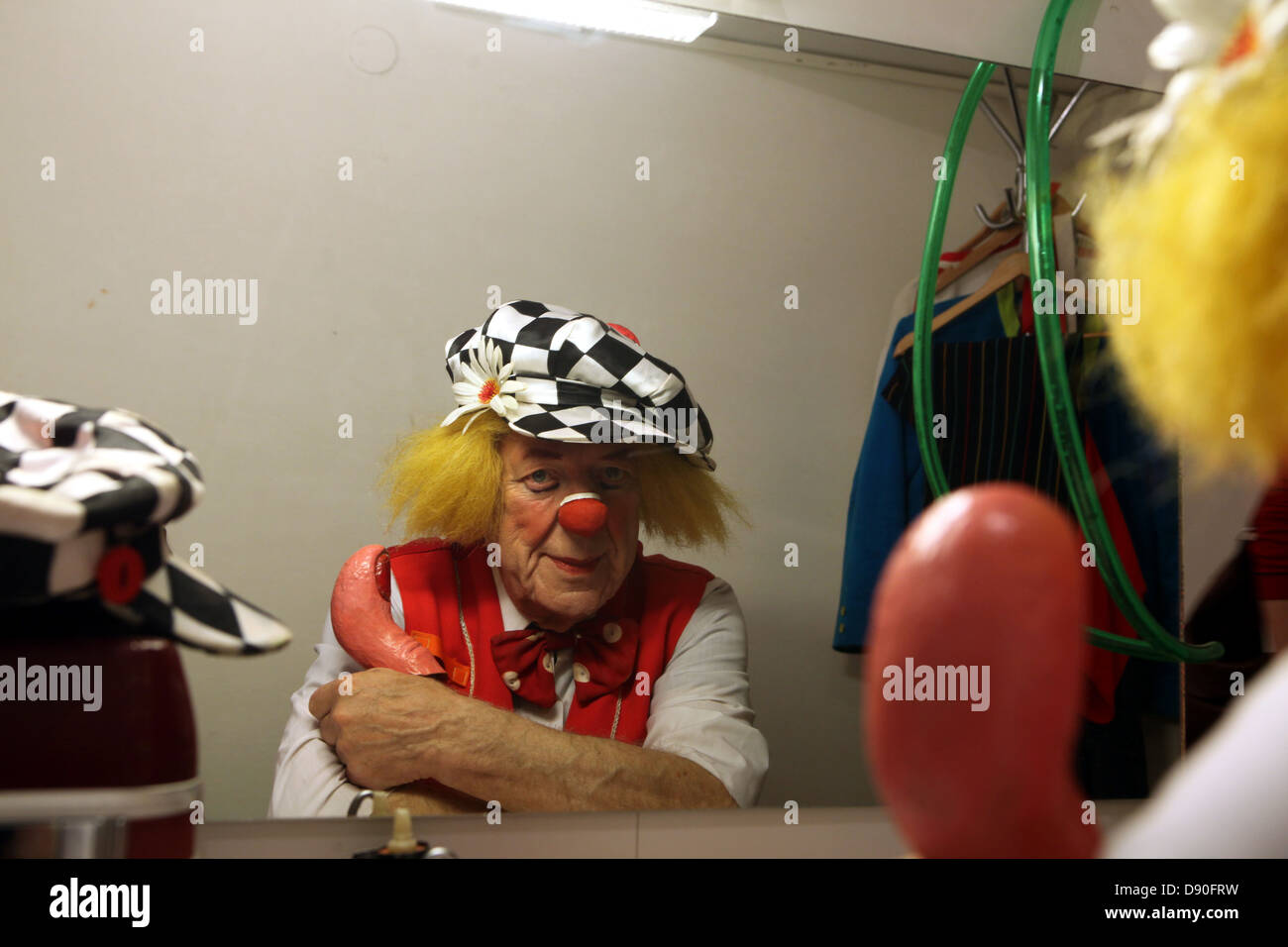 Famous Russian clown Oleg Popov poses in his make-up room in Karlovy ...