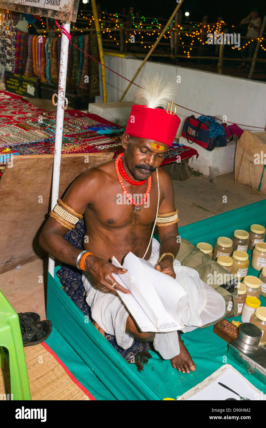 Arpora night market hi-res stock photography and images - Alamy