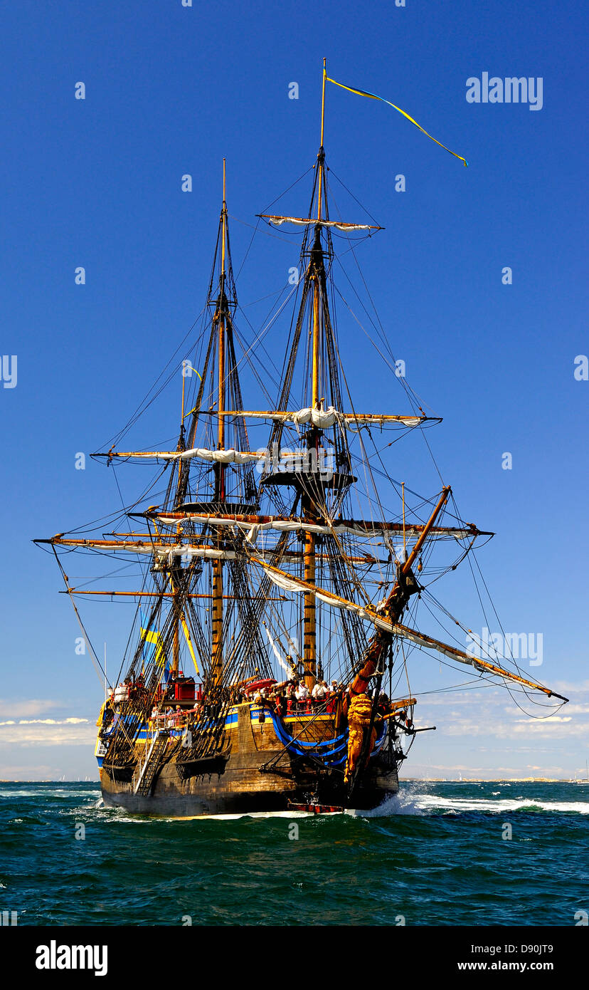 Sailing ship on sea hi-res stock photography and images - Alamy