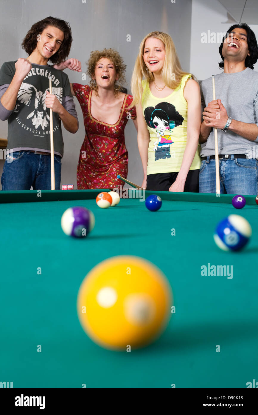 Pool tabl hi-res stock photography and images - Alamy