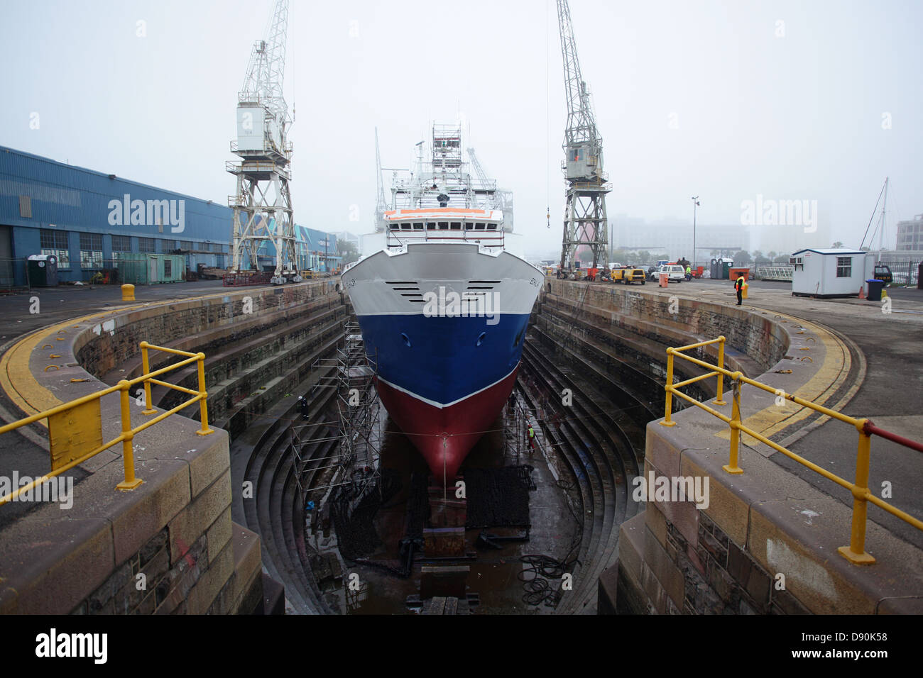Ship repairs dry dock Waterfront Stock Photo - Alamy