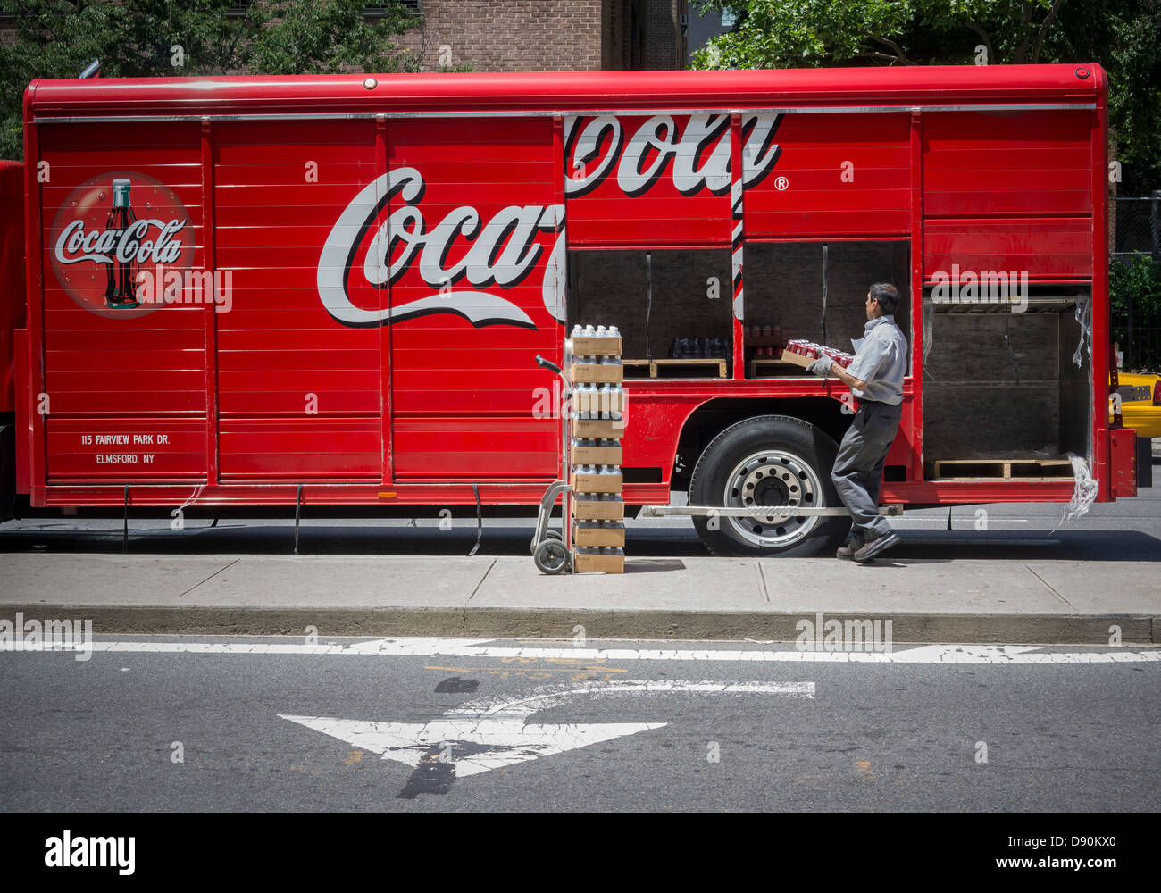 Cases of pop hi-res stock photography and images - Alamy
