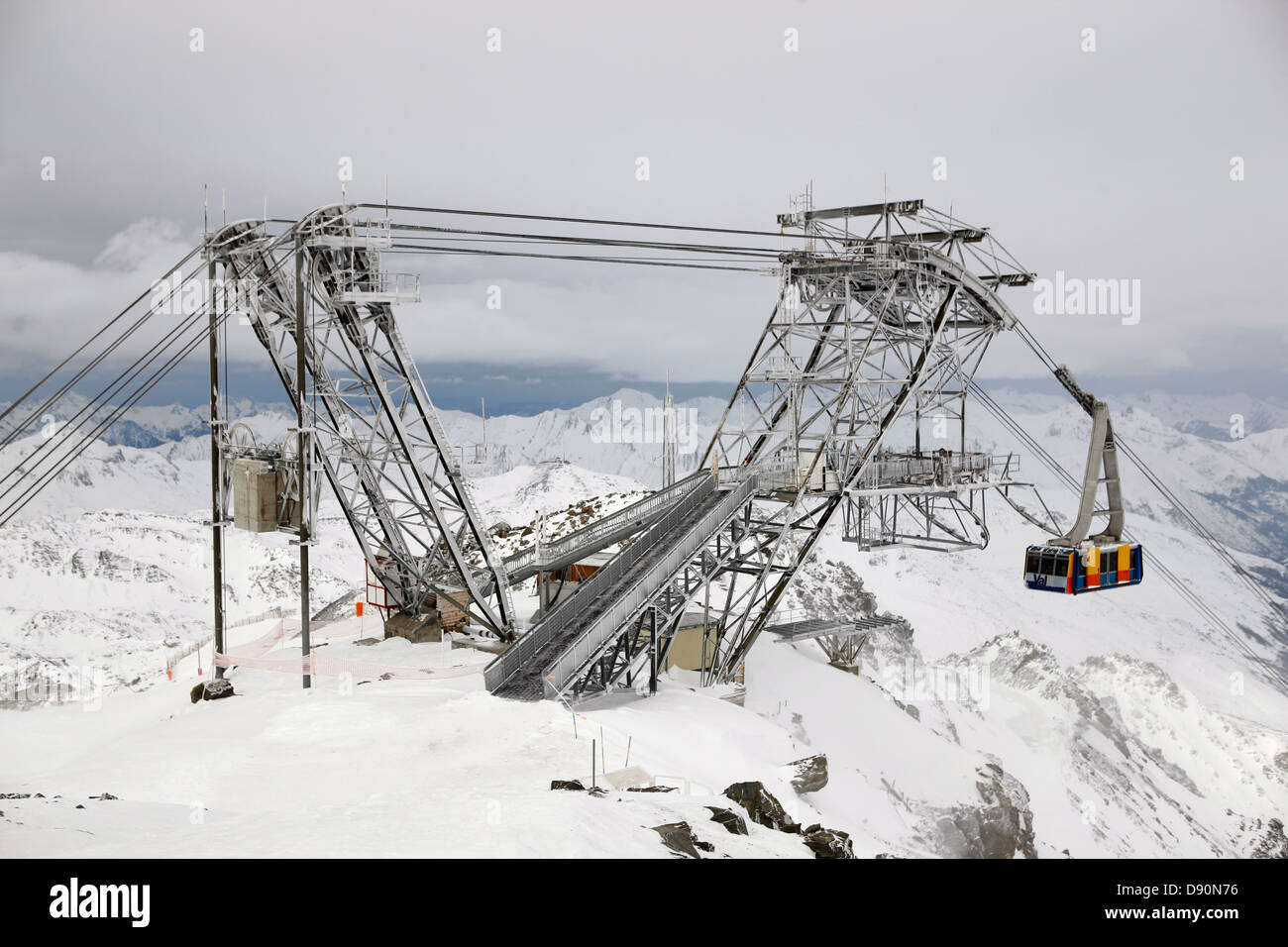 Ski lift construction Stock Photo - Alamy