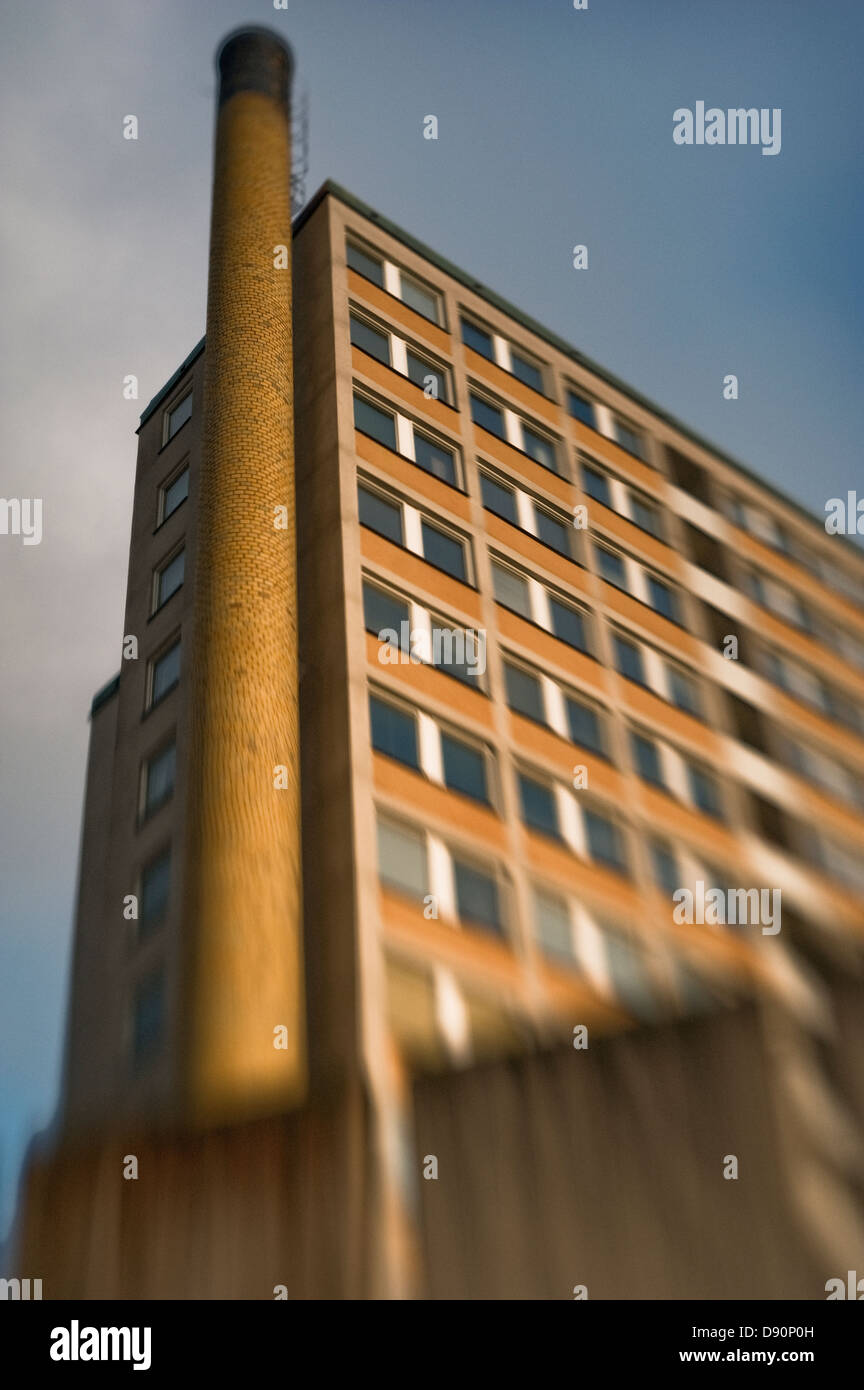 The building with the smokestack hi-res stock photography and images ...