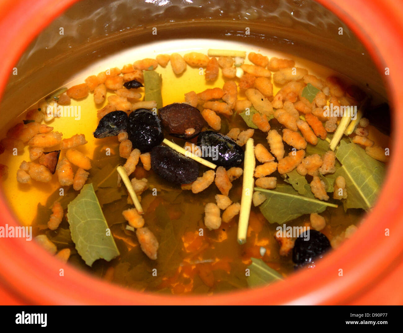 Japanese water pot asia hi-res stock photography and images - Alamy