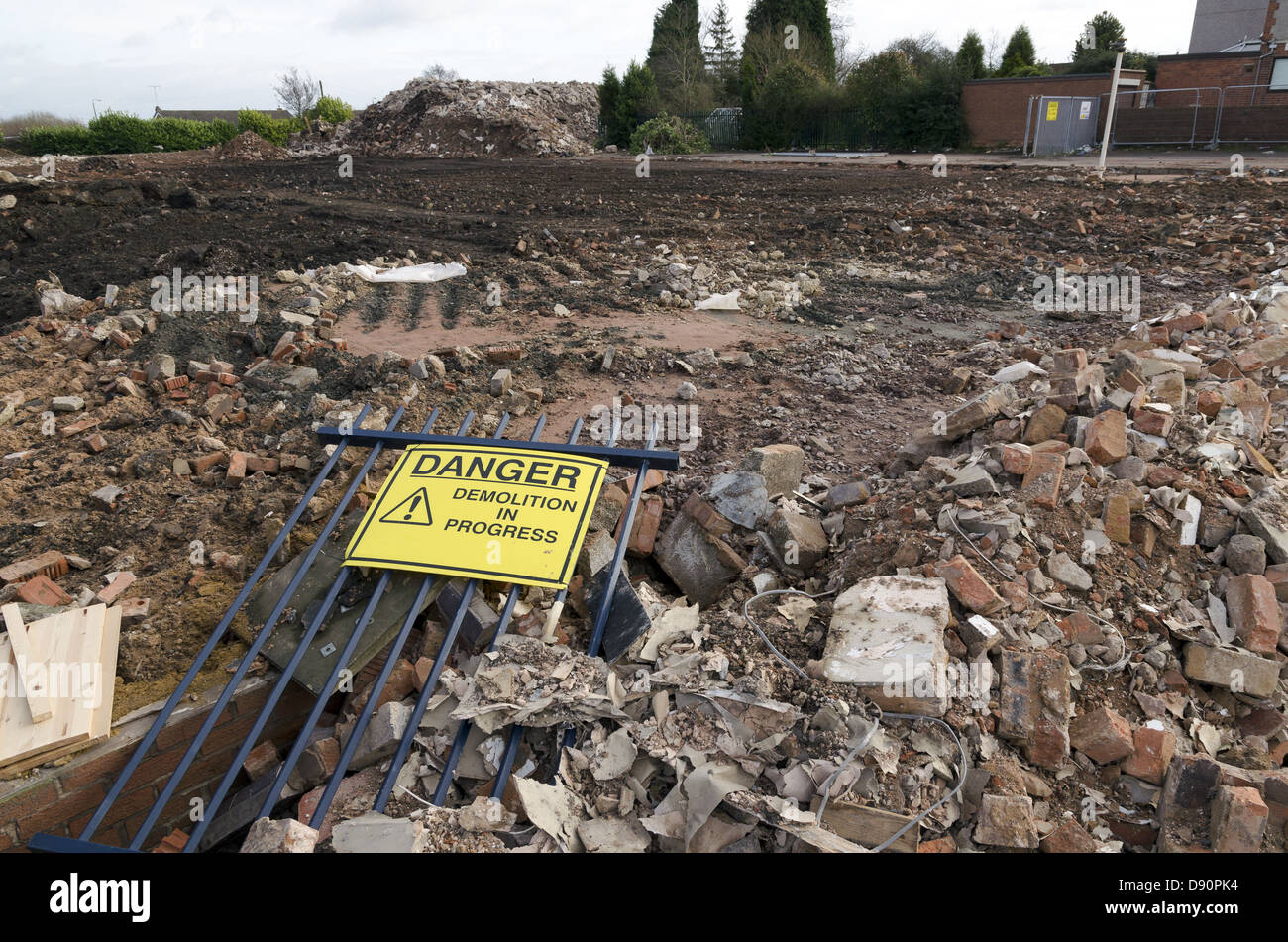 Demolition sign hi-res stock photography and images - Alamy