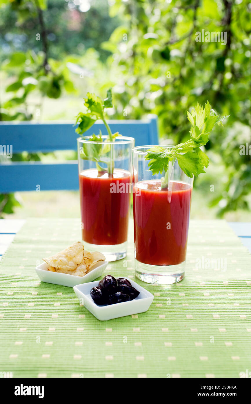 Cocktails table hi-res stock photography and images - Alamy