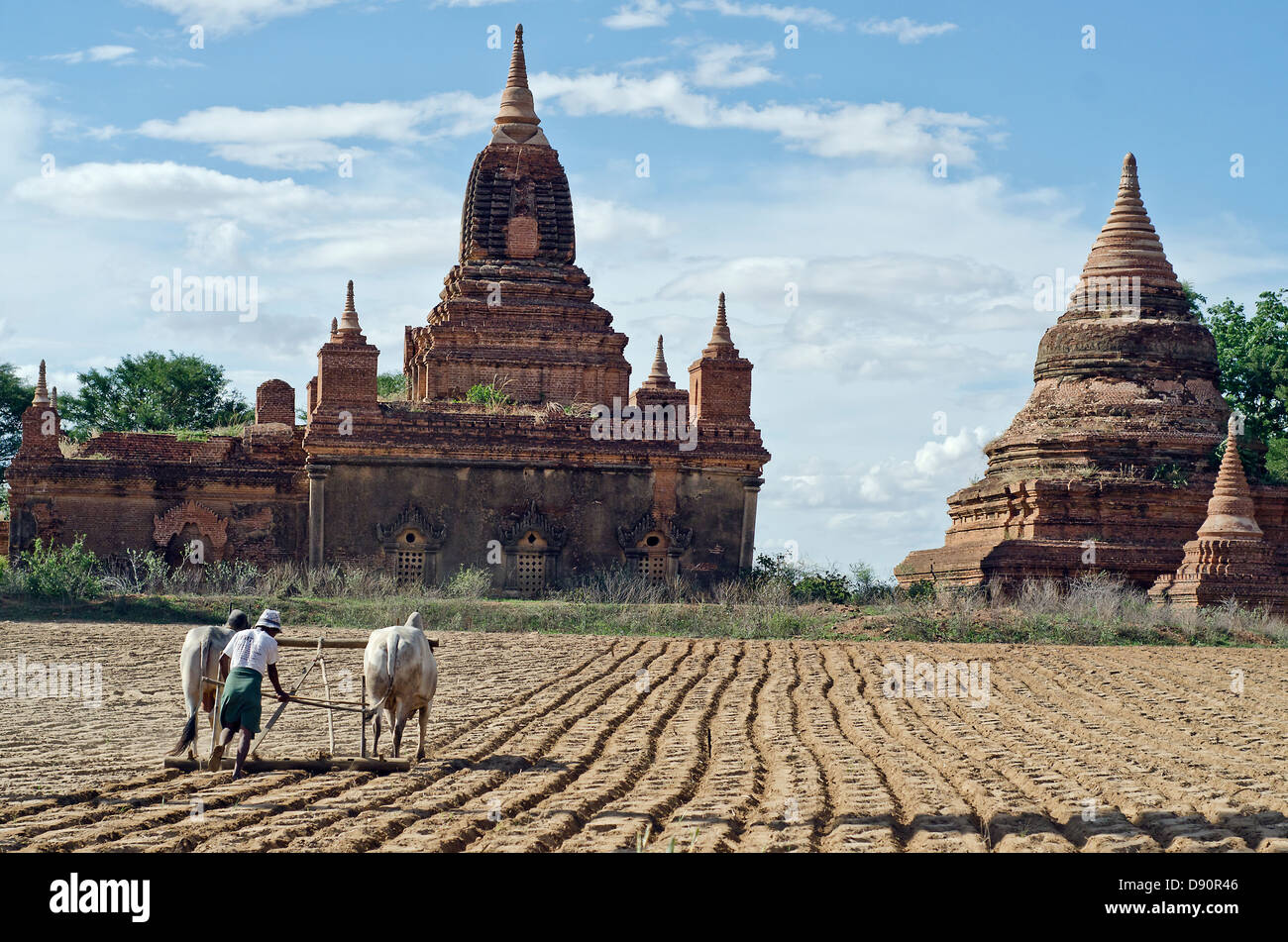 Bagan temples hi-res stock photography and images - Alamy