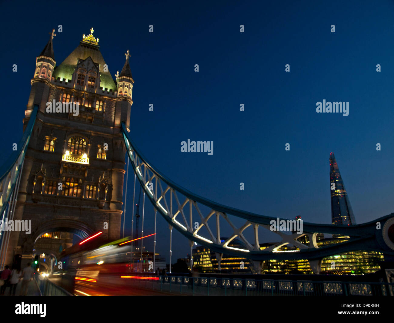 News building london bridge hi-res stock photography and images - Alamy