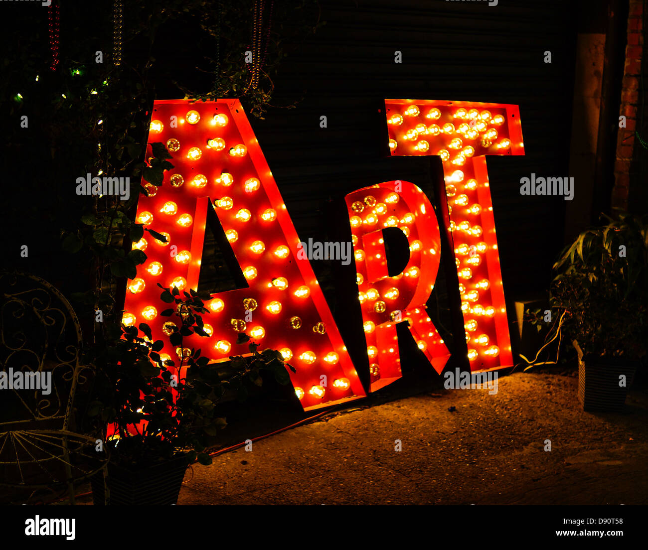 Artistic sign post hi-res stock photography and images - Alamy