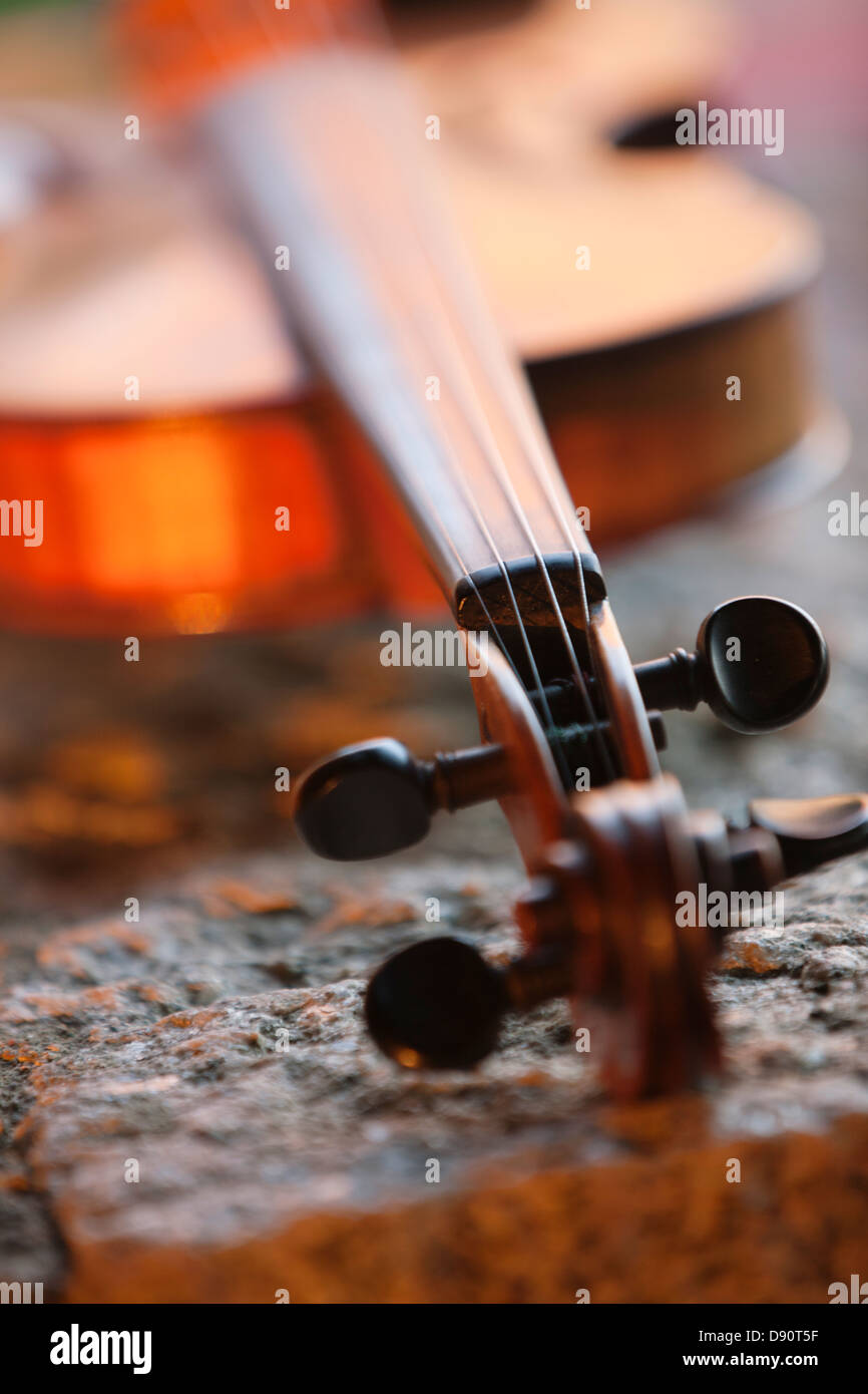 Close-up of violin Stock Photo - Alamy