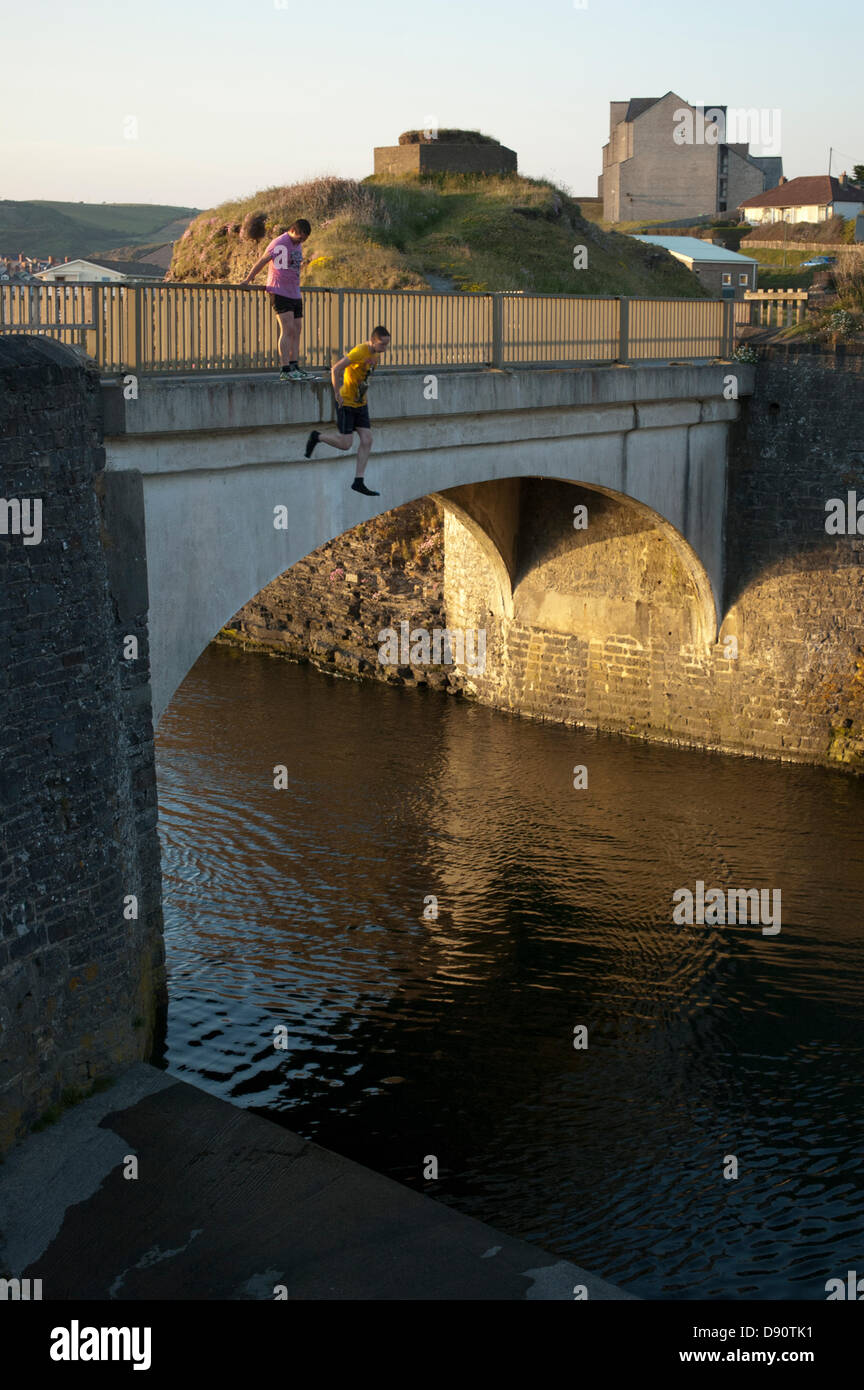 Lads jumping from the Pen Yr Angor / Tan Y Bwlch bridge into the ...