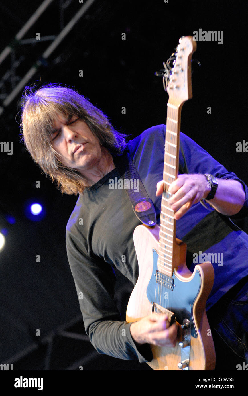 Mike stern guitarist hi-res stock photography and images - Alamy