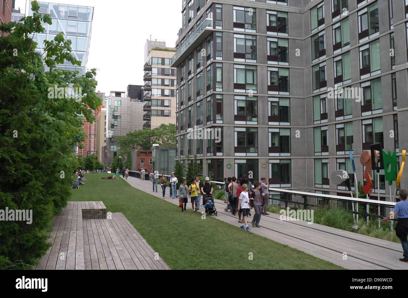 High line railroad hi-res stock photography and images - Alamy