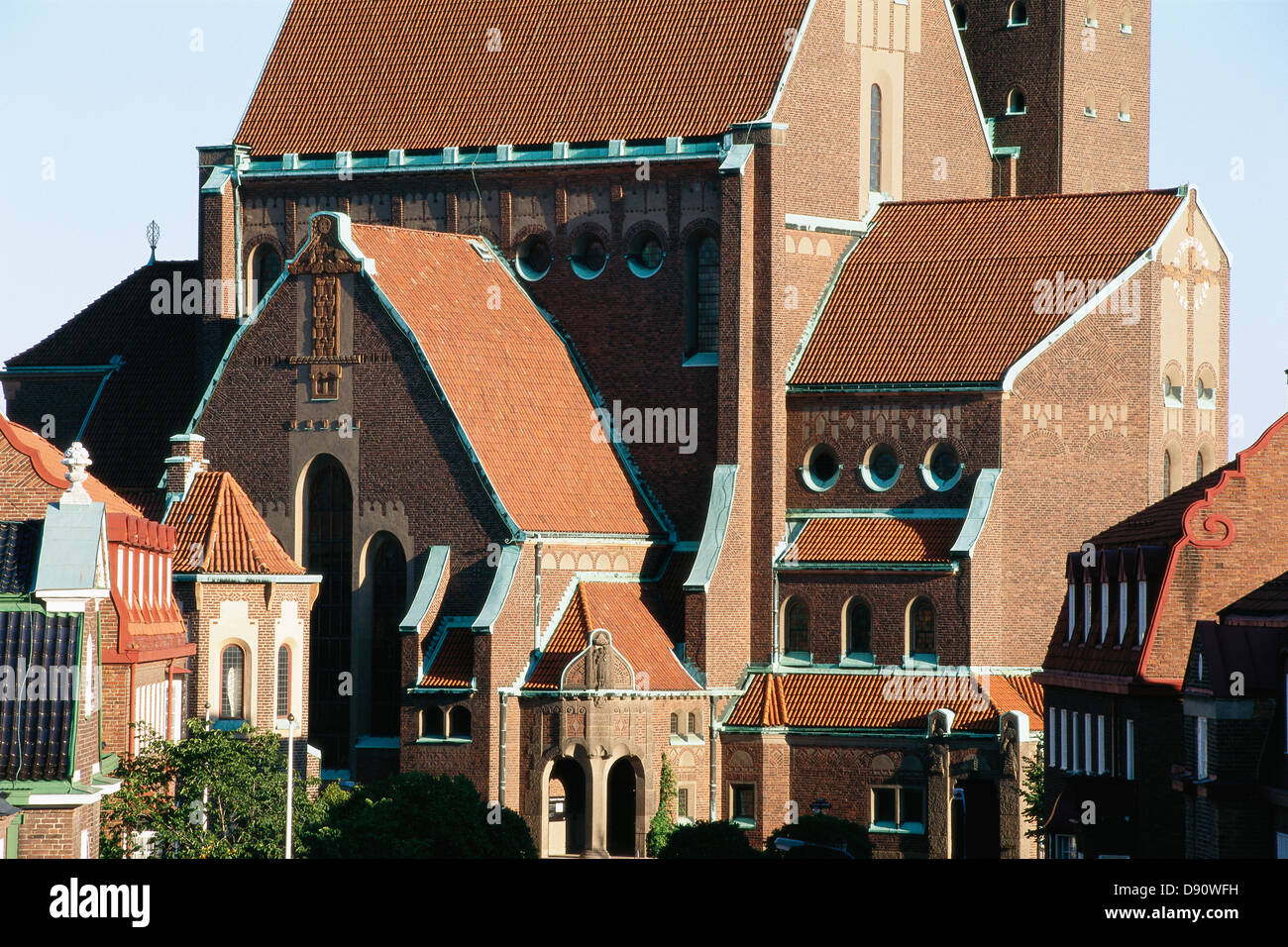 Building, front view Stock Photo - Alamy