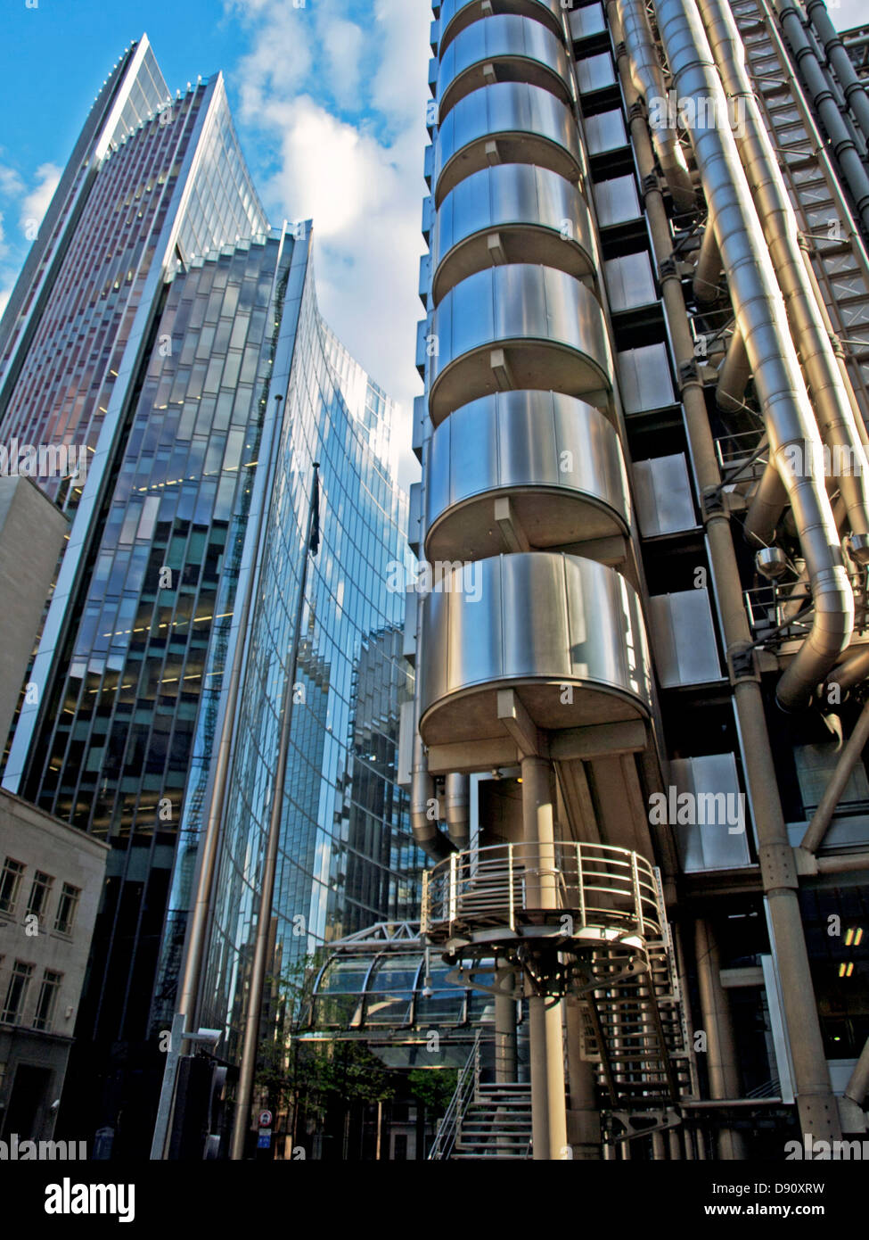 The Lloyd's building and the Willis Building to the left, Lime Street ...