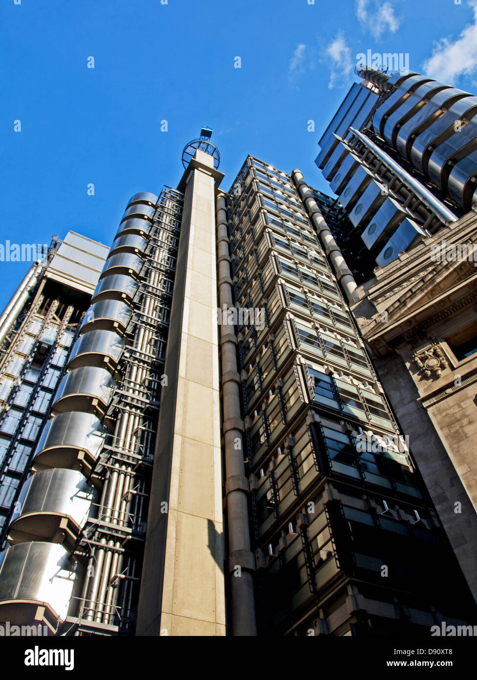 The Lloyd's building, home of the insurance institution Lloyd's of ...