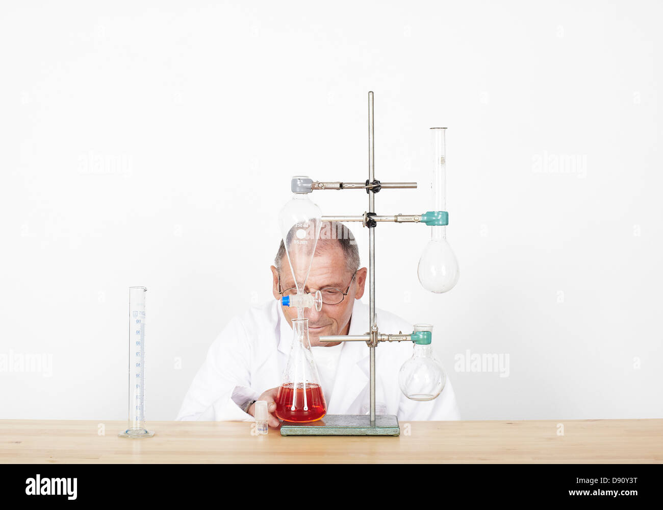 Science workbench hi-res stock photography and images - Alamy