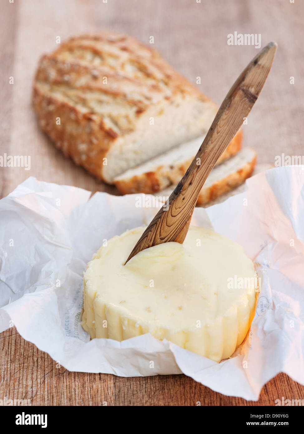 Fresh butter and bread Stock Photo - Alamy