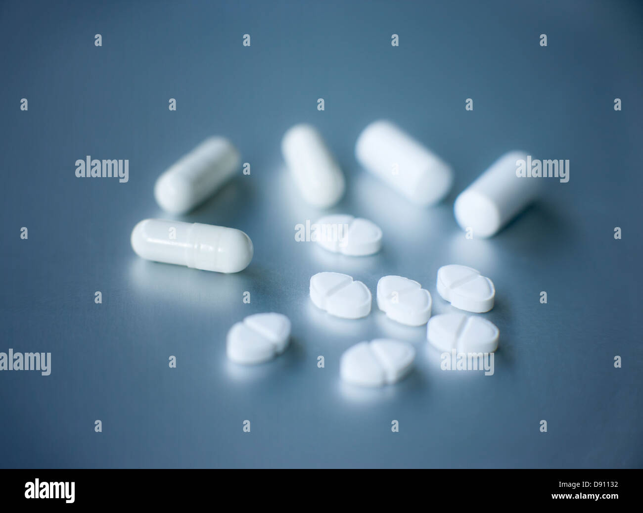 Background image of pills hi-res stock photography and images - Alamy