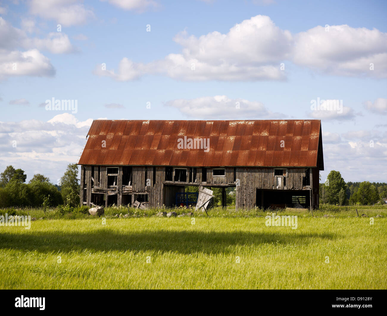 Old abandoned barn Stock Photo - Alamy
