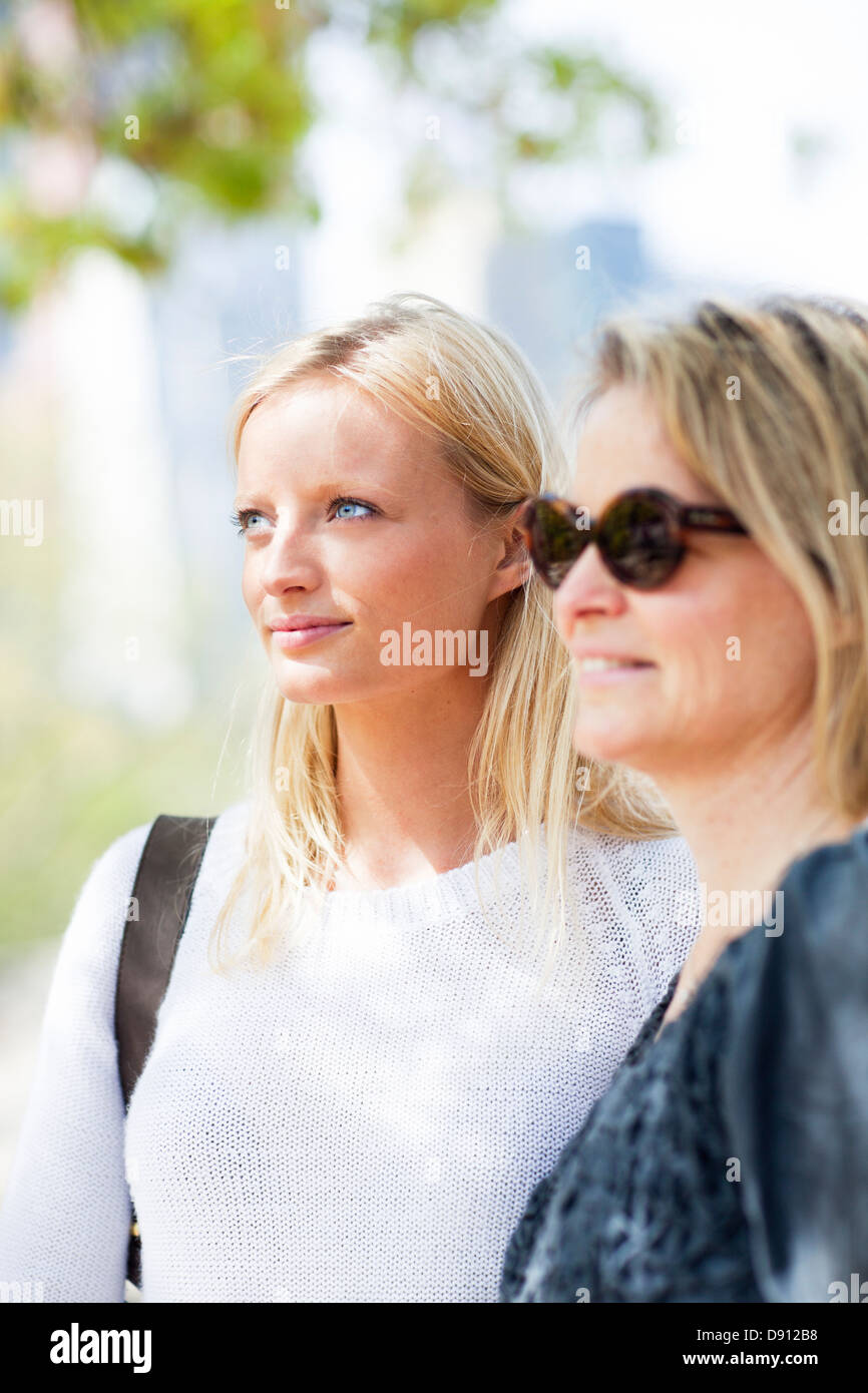 Mother daughter looking at hi-res stock photography and images - Alamy