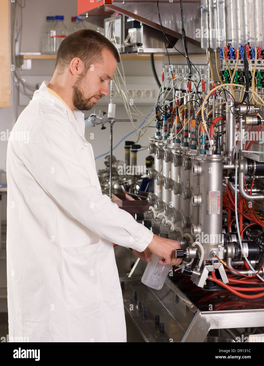 Researcher in laboratory Stock Photo - Alamy
