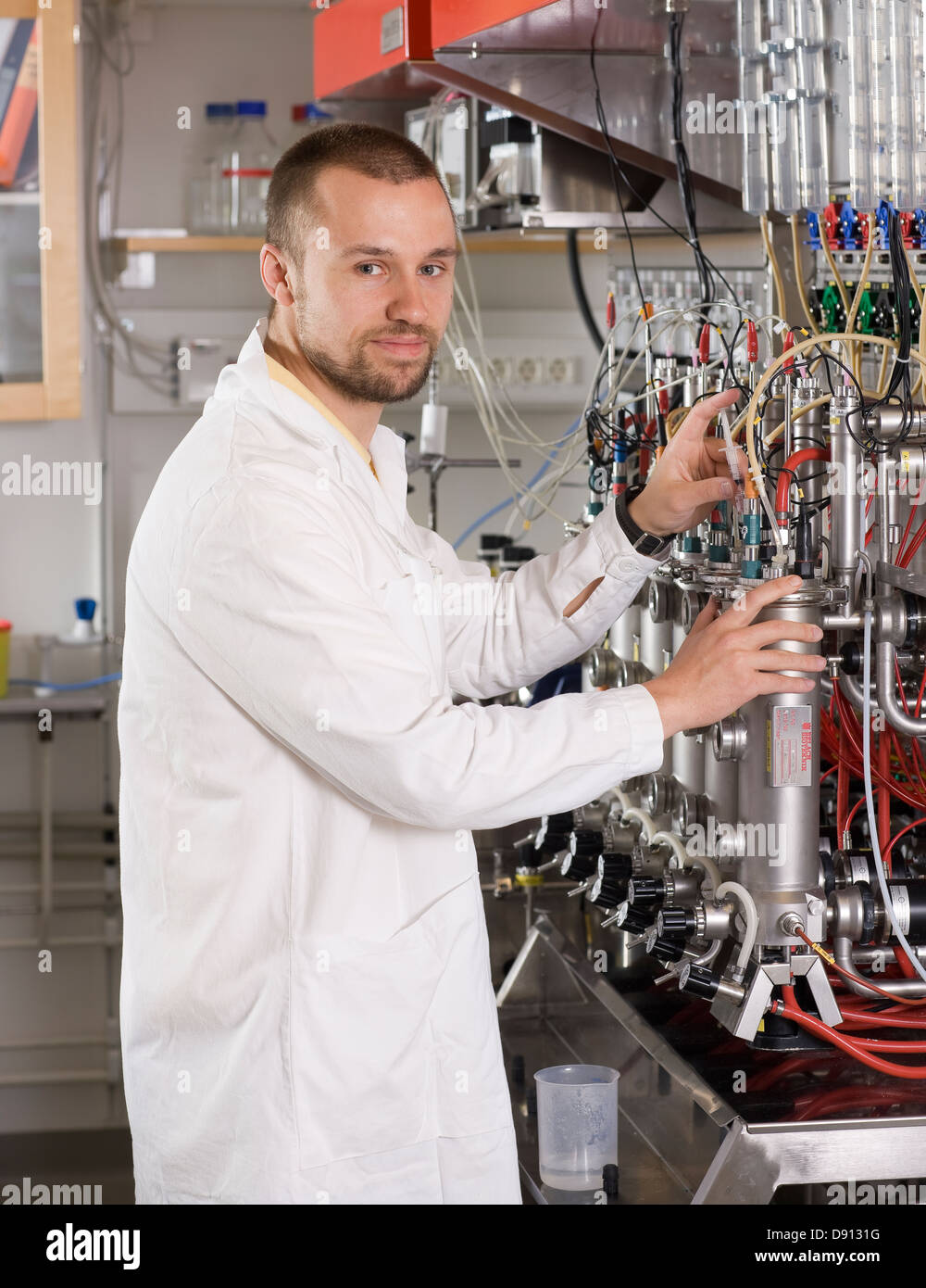 Researcher in laboratory Stock Photo - Alamy
