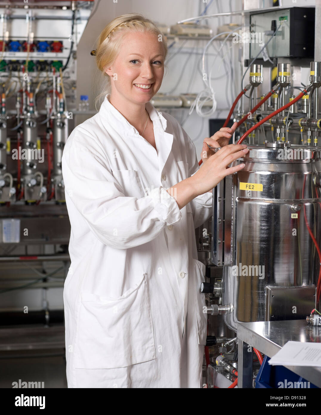 Researcher in laboratory Stock Photo - Alamy