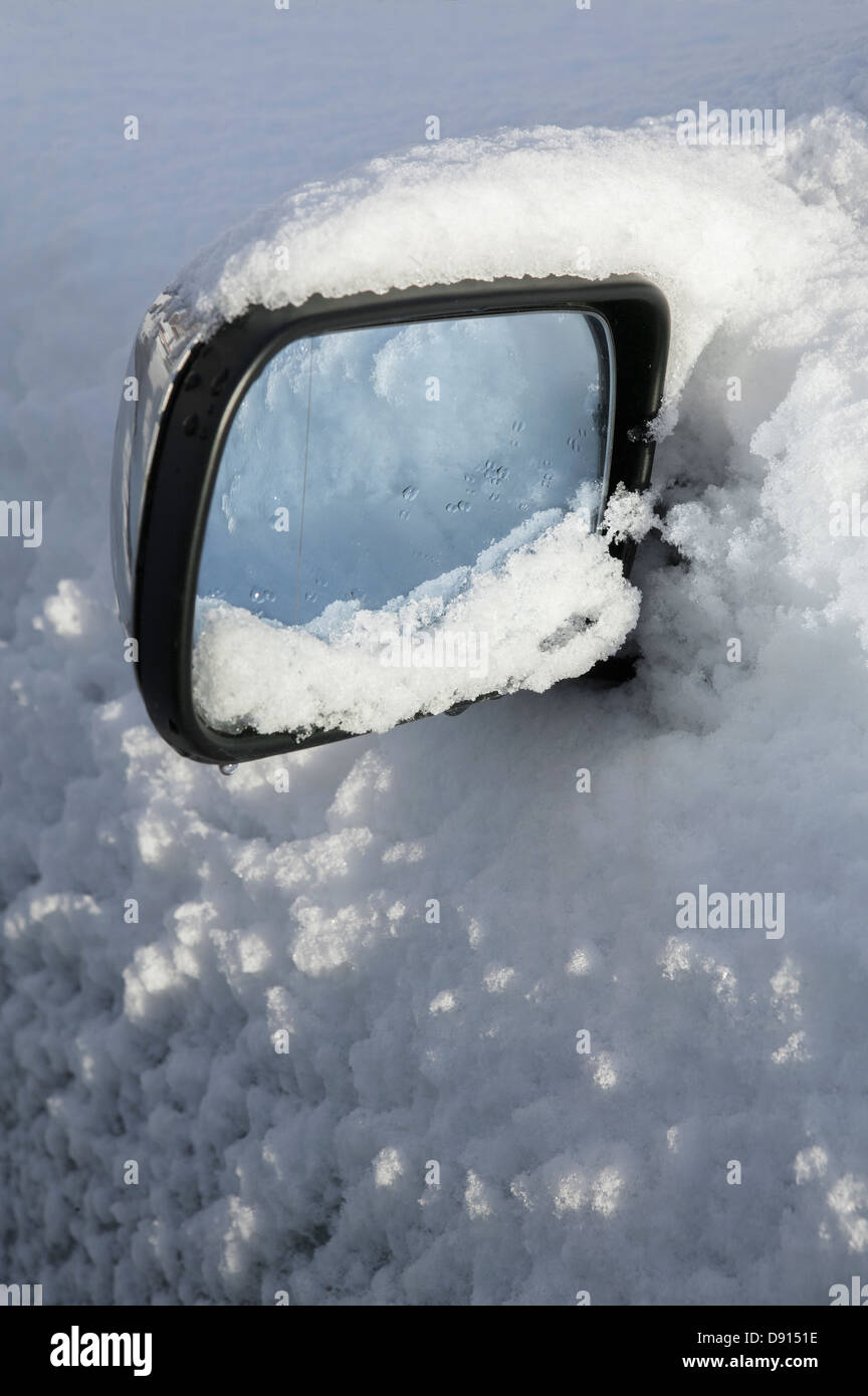 Covering of snow hi-res stock photography and images - Alamy