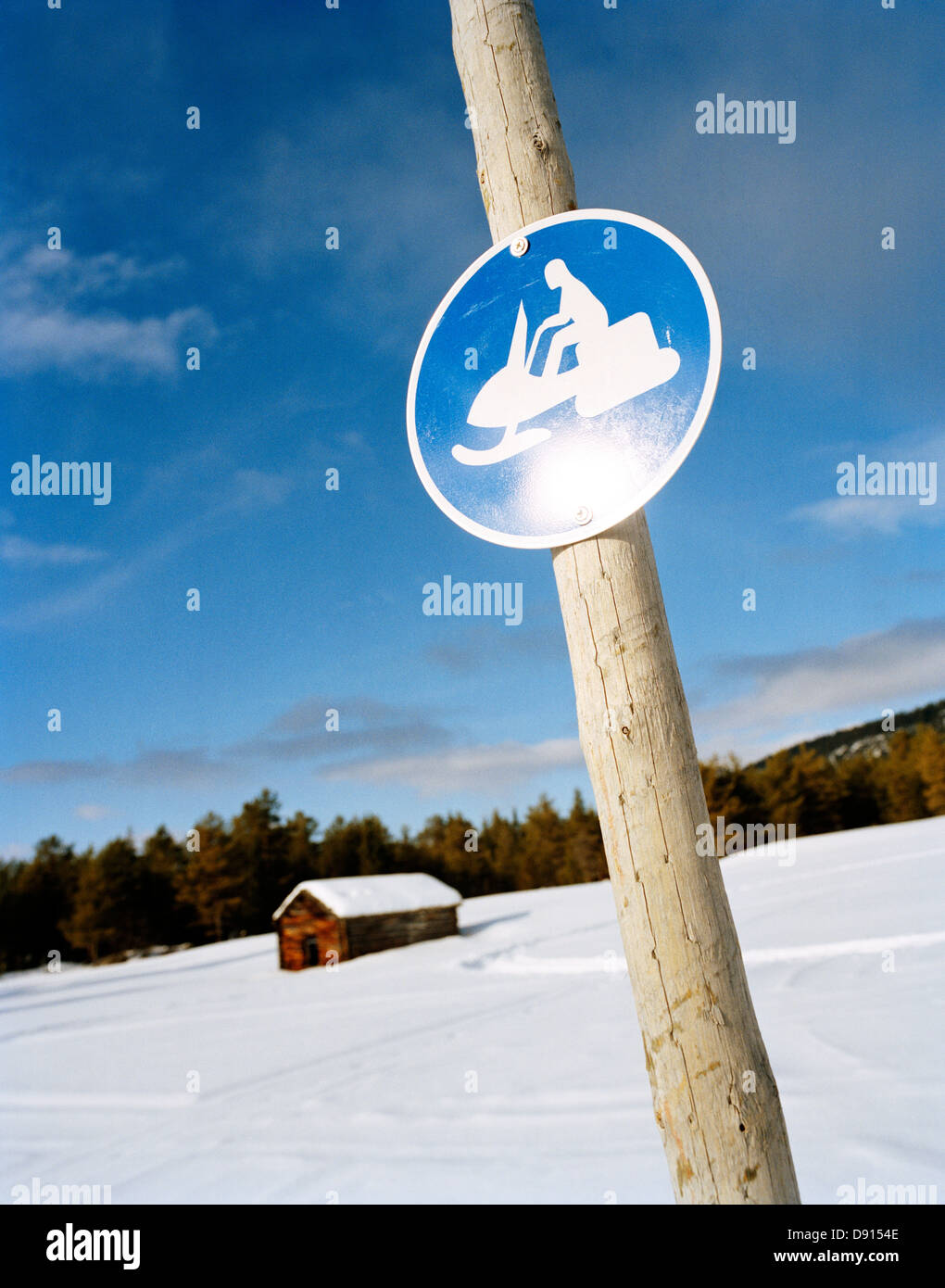Snowmobile road sign hi-res stock photography and images - Alamy