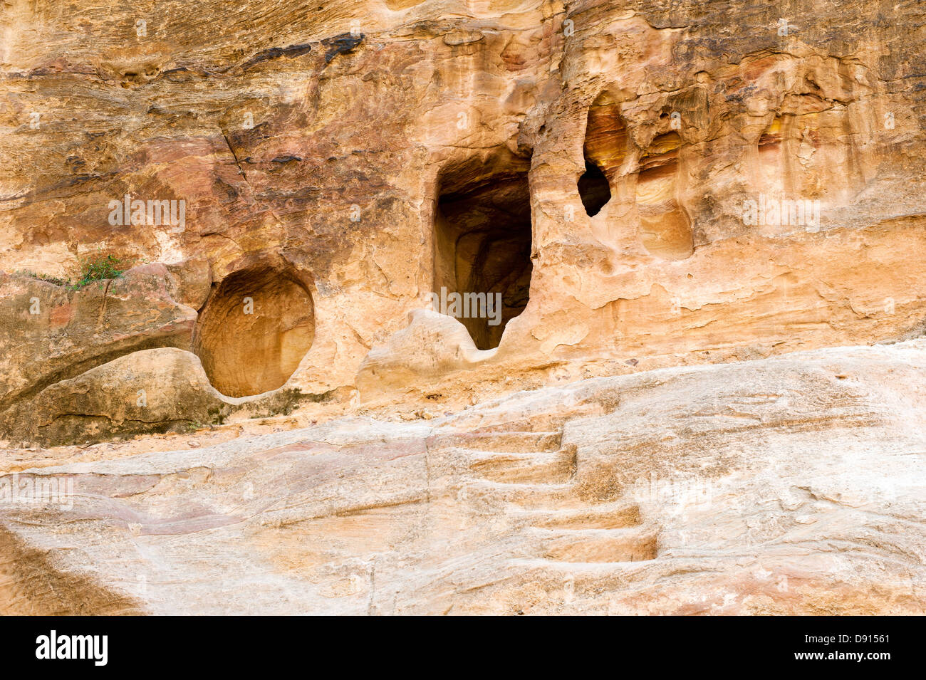 Petra jordan tomb stairs hi-res stock photography and images - Alamy