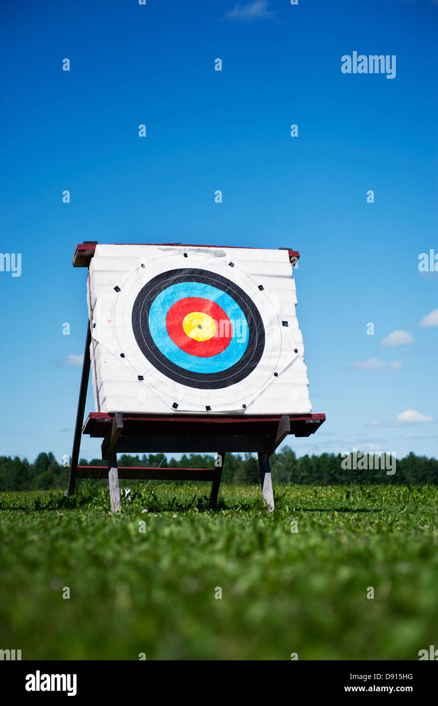 Archery target hi-res stock photography and images - Alamy