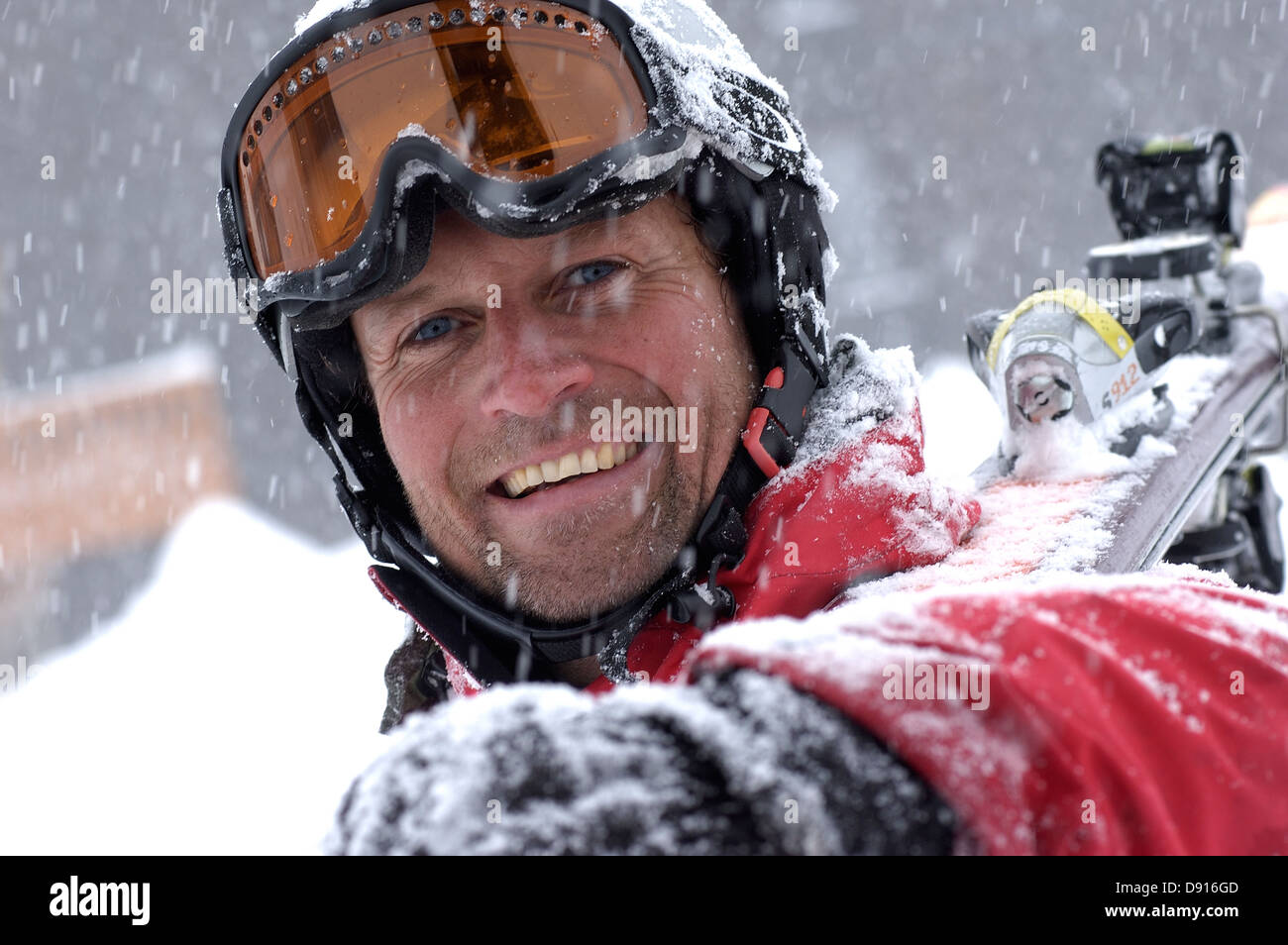 Portrait of a male skier Stock Photo - Alamy