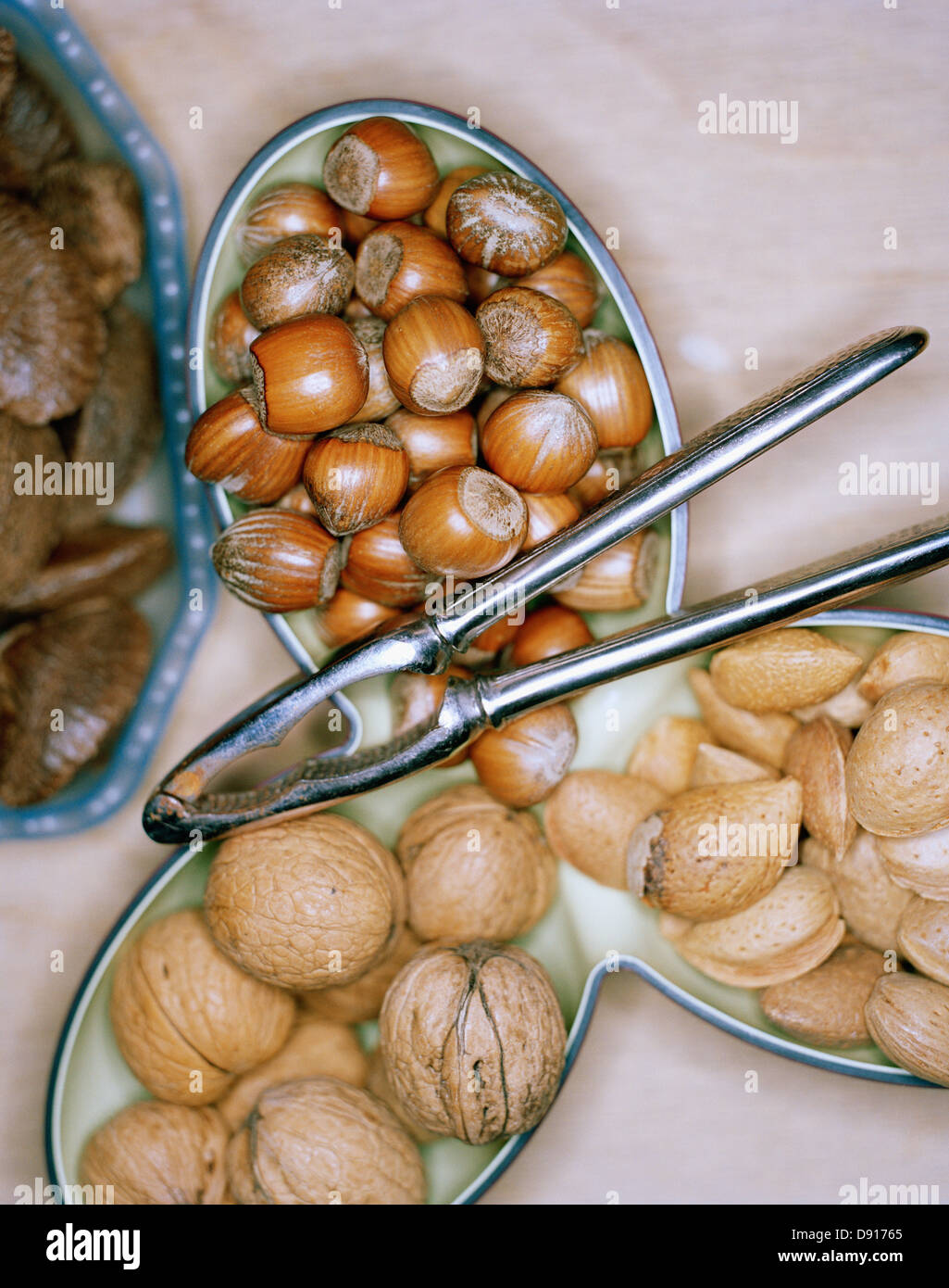 Nuts nutcrackers hi-res stock photography and images - Alamy